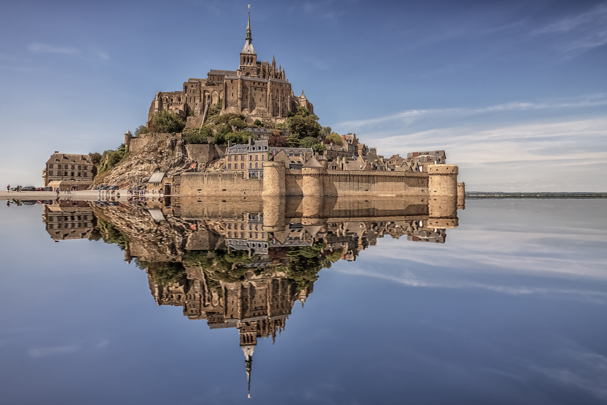 How a new dam saved the island of Mont-Saint-Michel - Great Big Story